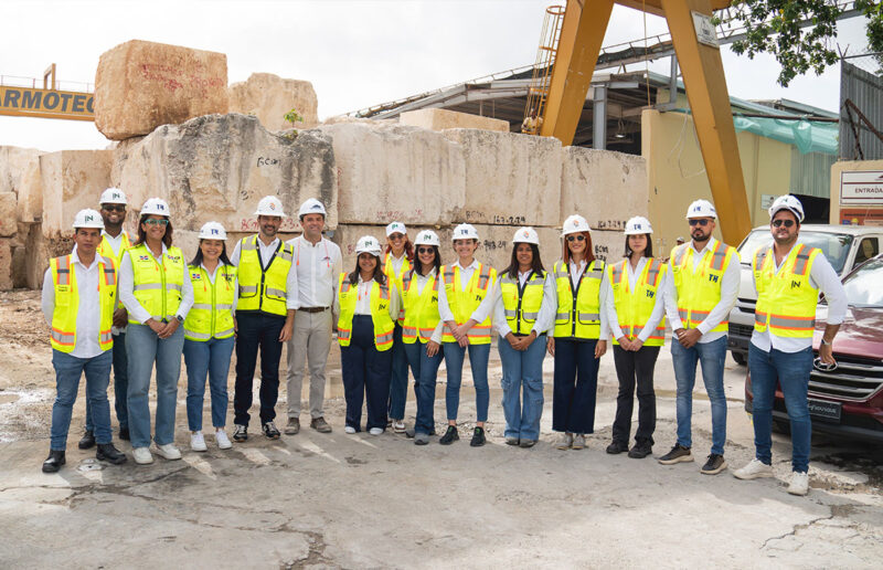 Marmotech Abre sus Puertas a los Premiados de Inconcreto - Constructora Therrestra